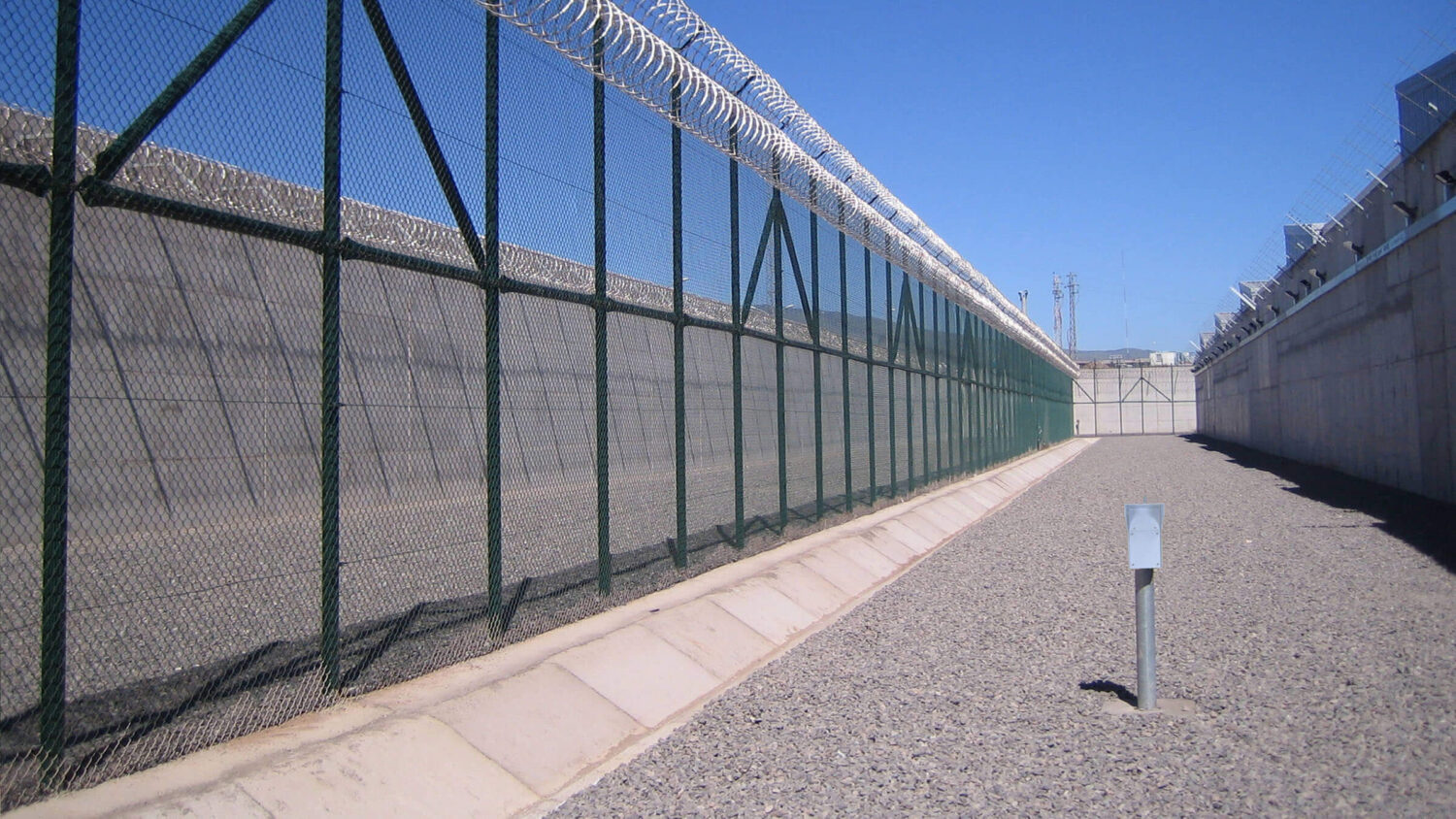 Maintaining Sterile Zones in Correctional Facility Perimeters - Senstar